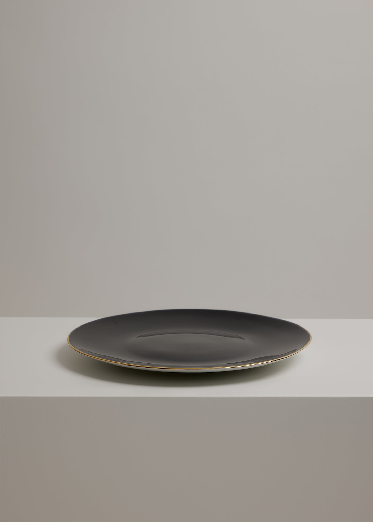 Indigo Presentation Plate - Porcelain | Tsé Tsé | Atelier 024